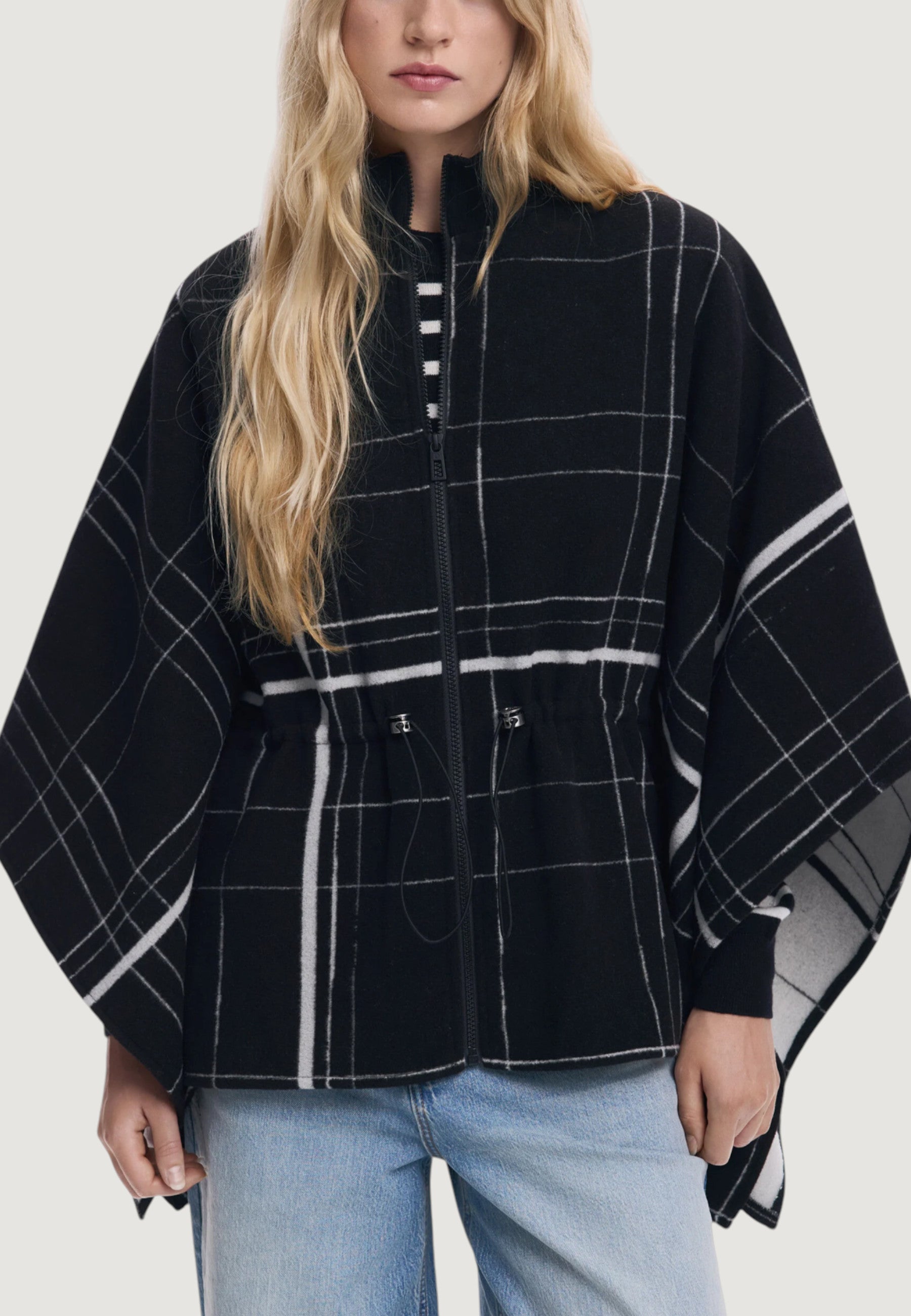 Mantella Desigual PONCHO_CUADROS ALDAMA Nero – Goccia.Shop